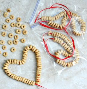 Cheerio Necklaces {Best Idea Ever} - Kara Creates